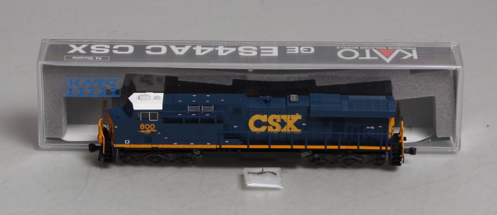 Kato 176-8915 N Scale CSX GE ES44AC Diesel Locomotive #800 LN/Box – Trainz