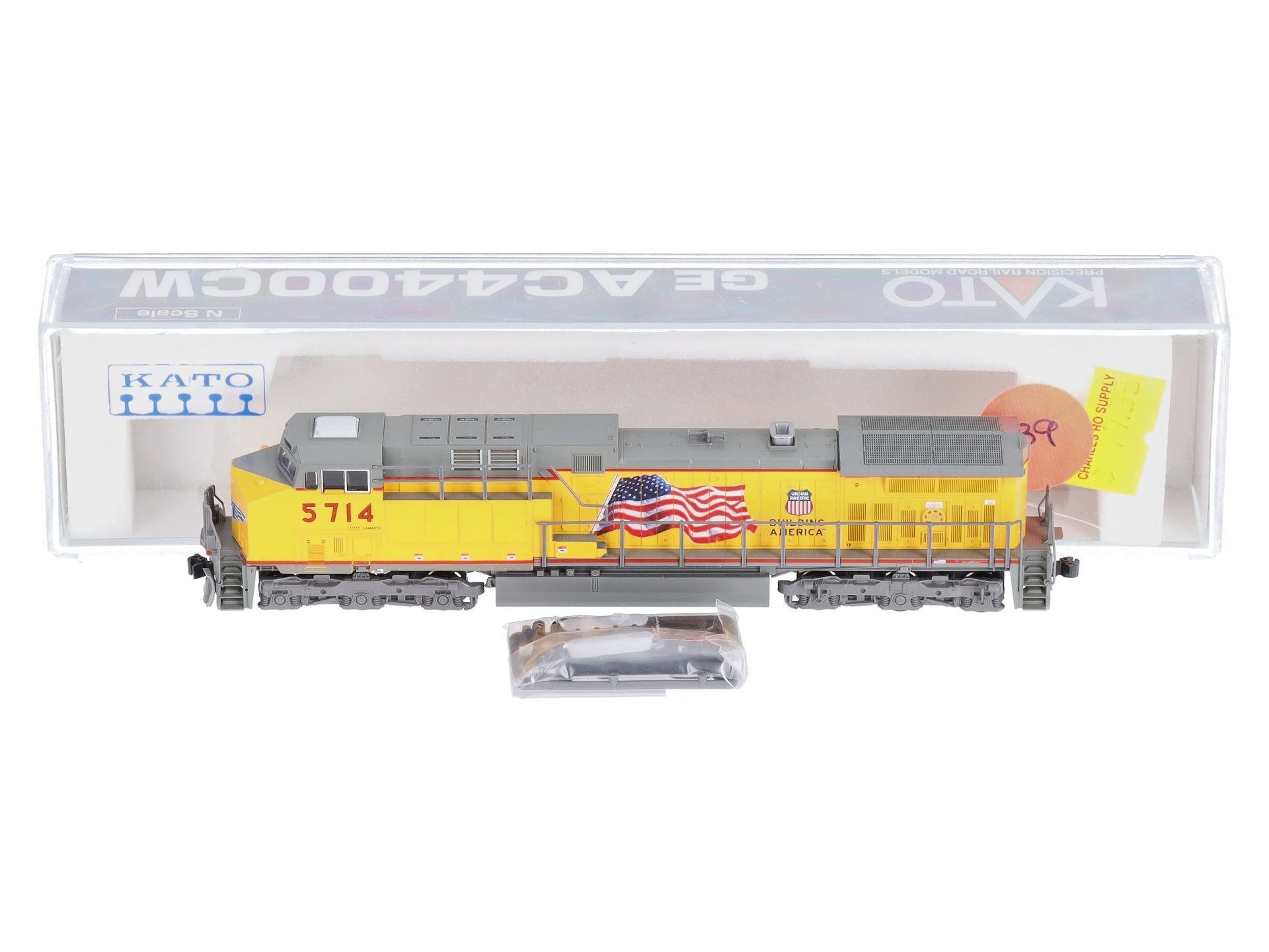Kato 176-7003 N Scale Union Pacific GE AC4400CW Diesel Locomotive #571 – Trainz