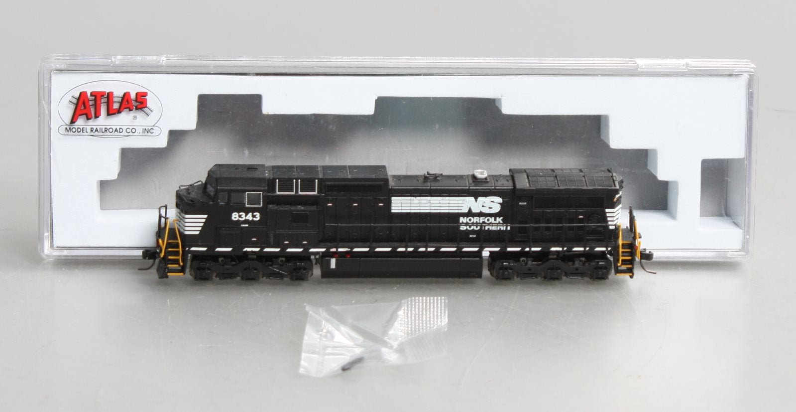 Atlas 40004223 N Scale Norfolk Southern Dash 8-40Cw Diesel #8343 w/ DC – Trainz