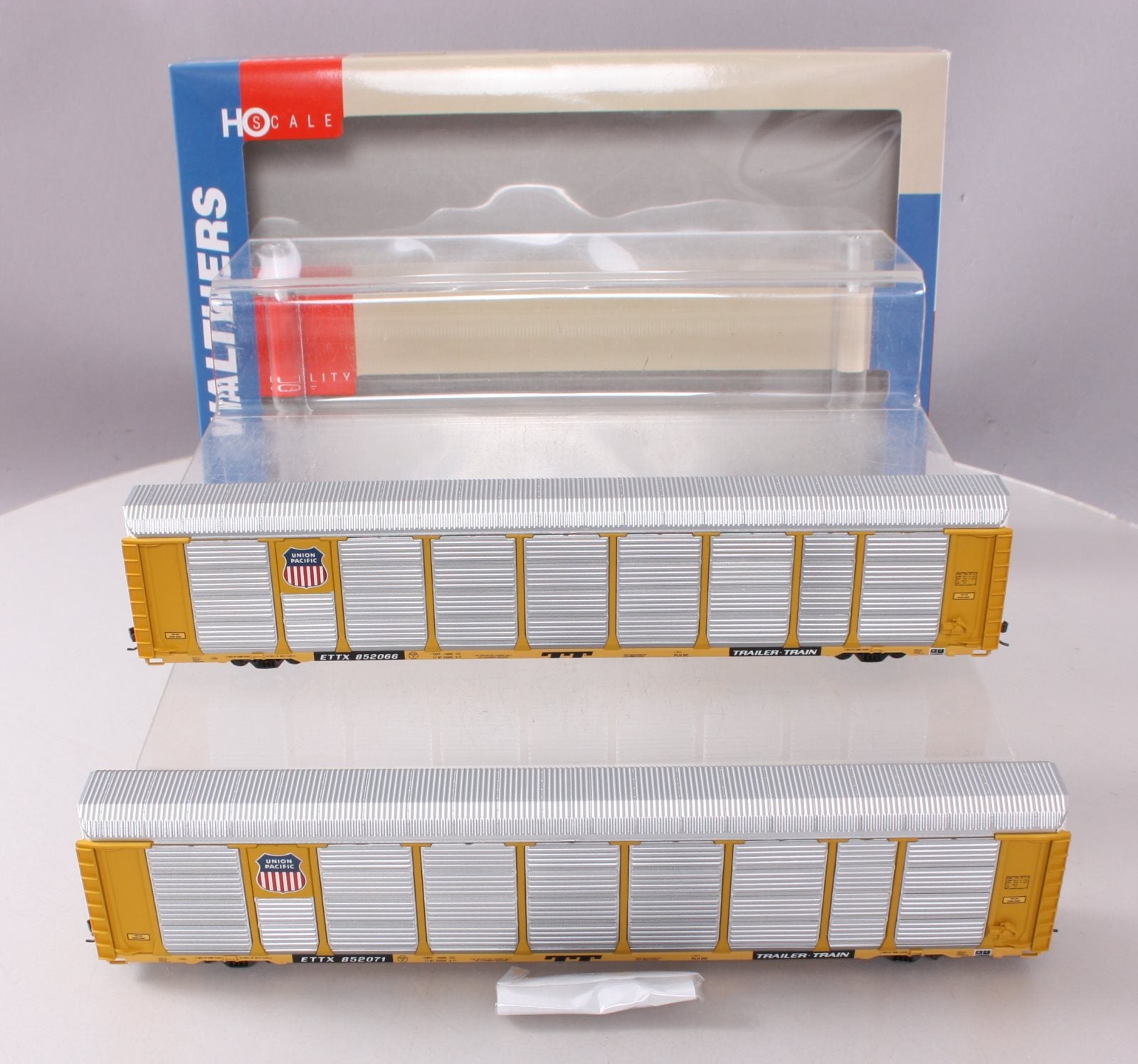 Walthers 932-24852 HO UP Thrall 89' Tri-Level Auto Carriers (Set of 2) – Trainz