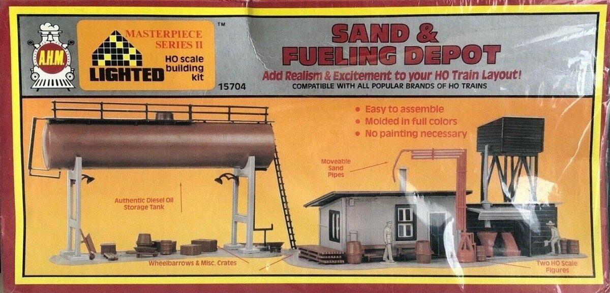 AHM 15704 HO Sand & Fueling Depot Lighted Building Kit – Trainz
