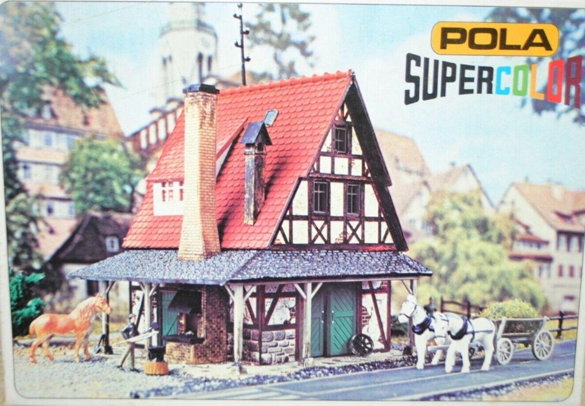 Pola 532 HO Blacksmith Timbered House Supercolor Building Kit – Trainz