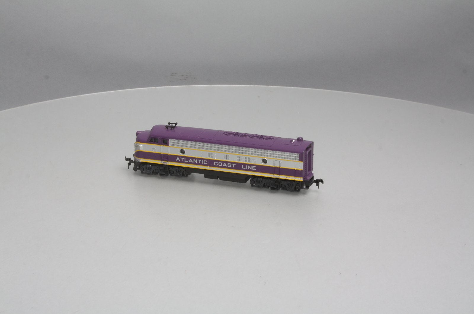 Atlas 8304 HO Atlantic Coast Line FP-7 Diesel Locomotive #890 EX – Trainz