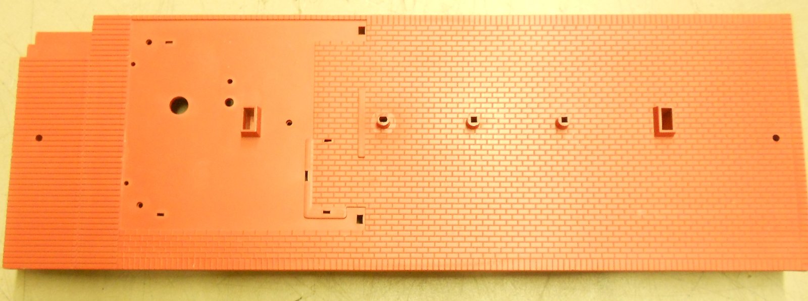 Lionel 2129-2563 Base for 2129 Illuminated Freight Station – Trainz
