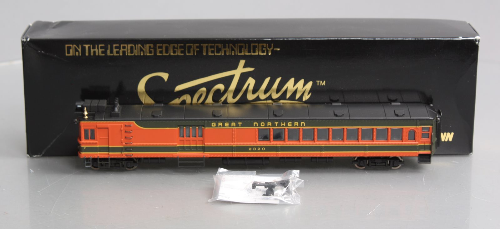 Bachmann 81407 HO Great Northern EMC Gas Electric Doodlebug #2320 LN/B ...