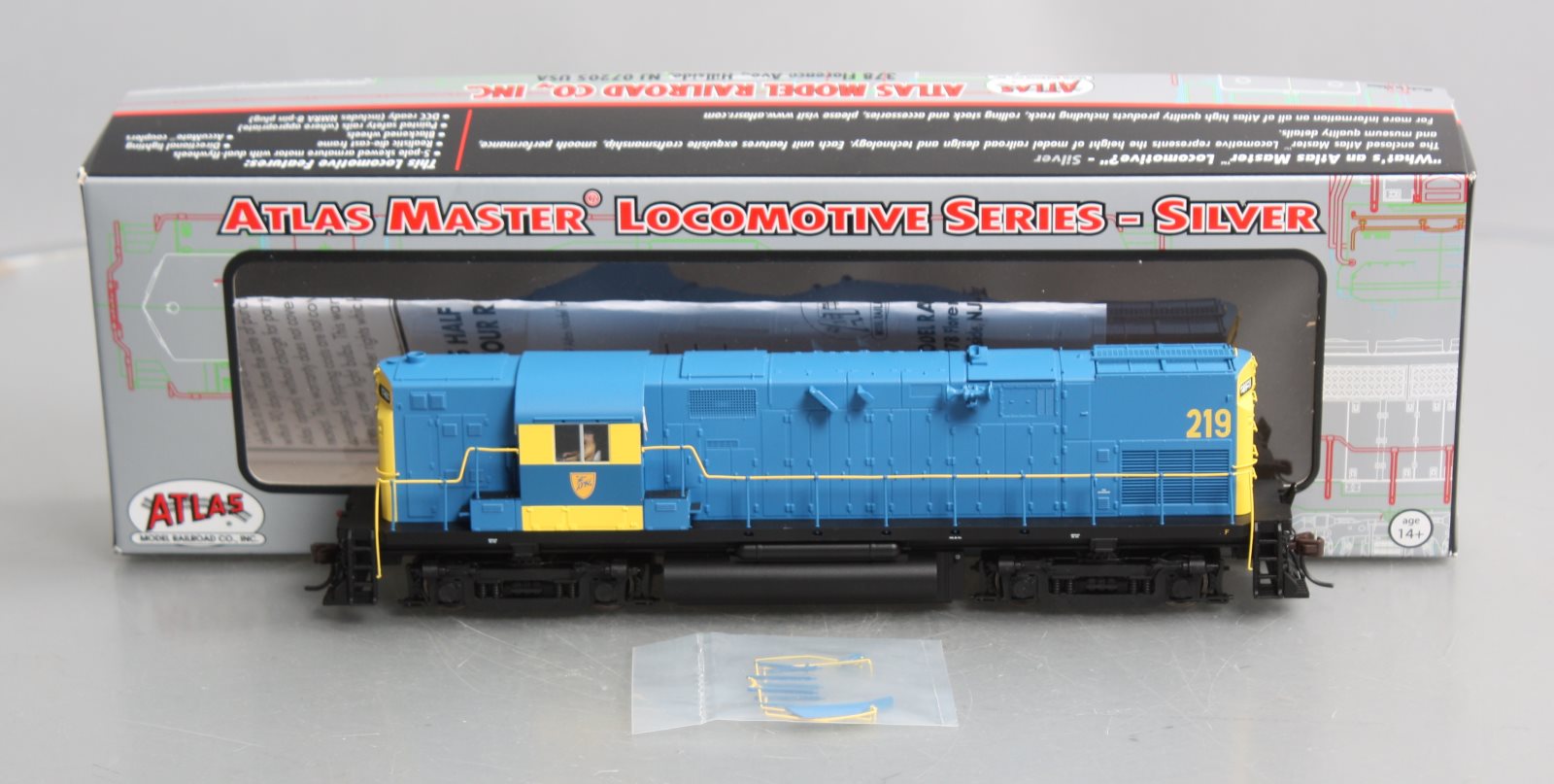 Atlas 10001117 HO Delaware & Hudson C420 Ph1 High-Nose Diesel Locomoti ...