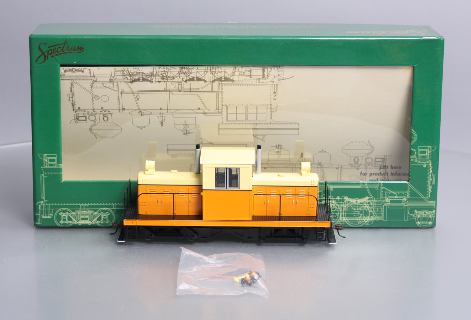 Bachmann 29202 On30 Unlettered Whitcomb 50-Ton Center-Cab Diesel Locom ...