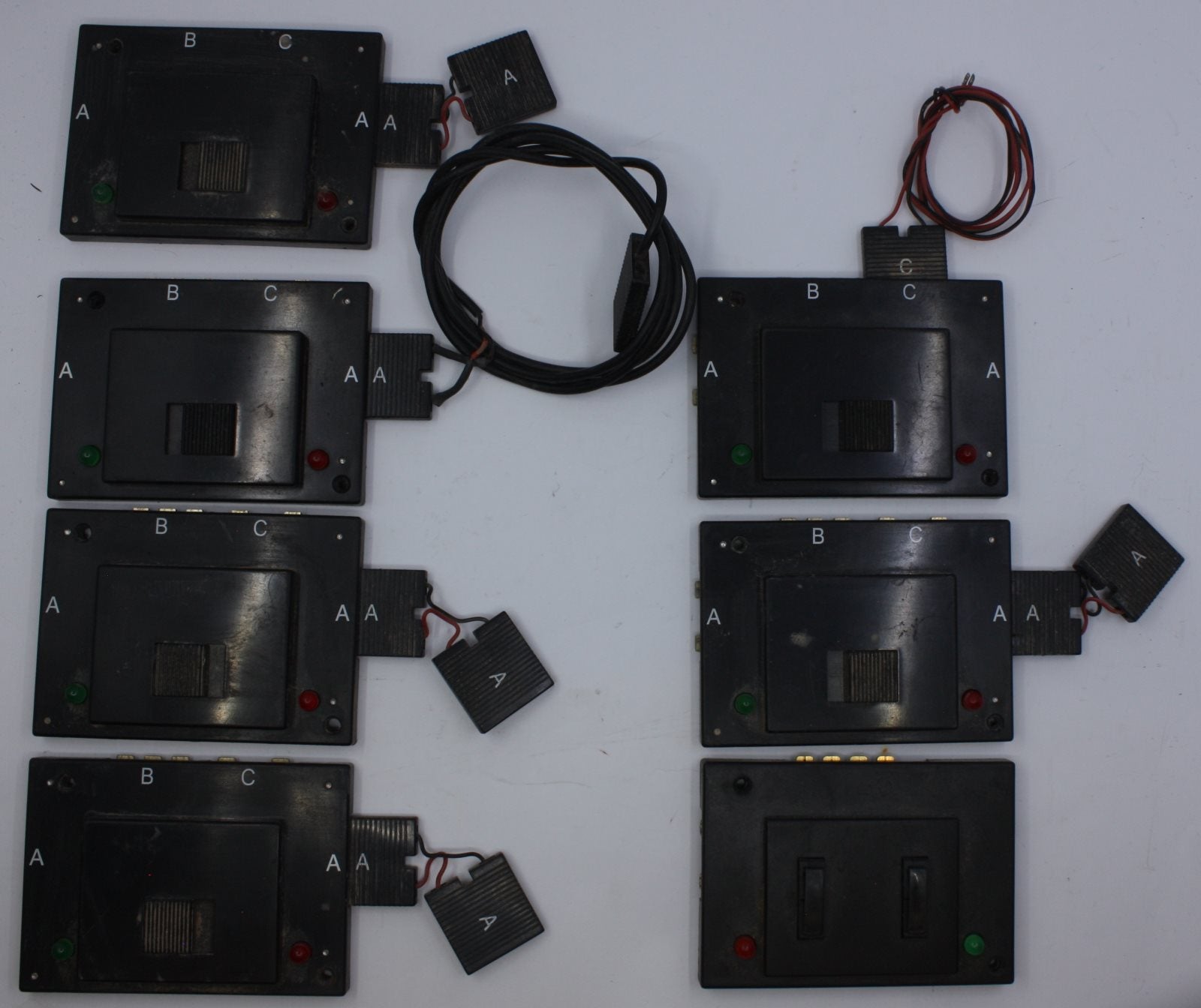 Acme 1007-01 G Scale Switch Controller with LED's (Bag of 7) – Trainz