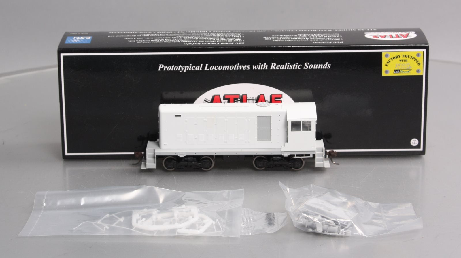 Atlas 10000793 HO Undecorated HH600/660 w/DCC & Sound – Trainz