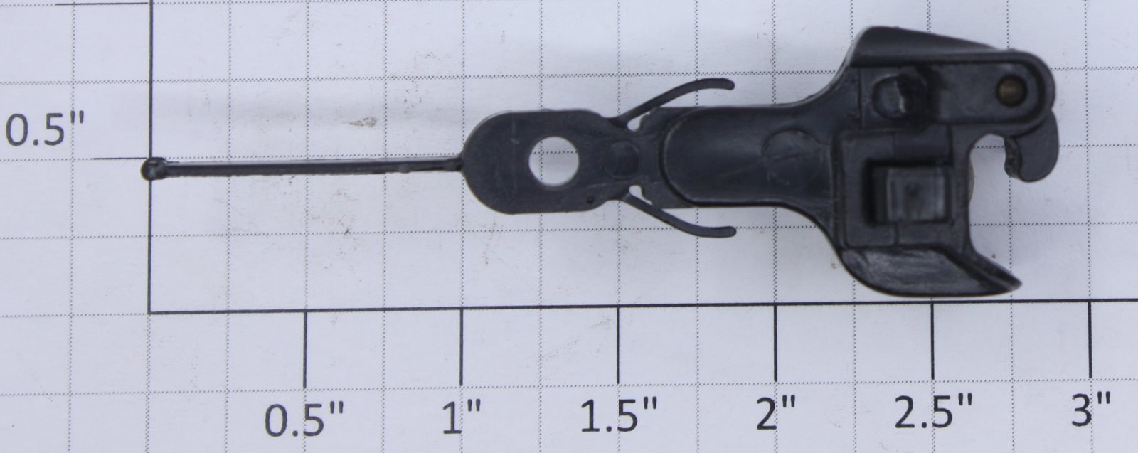 USA Trains 2015-1 G Operating Knuckle Coupler with Dual Centering Spri ...