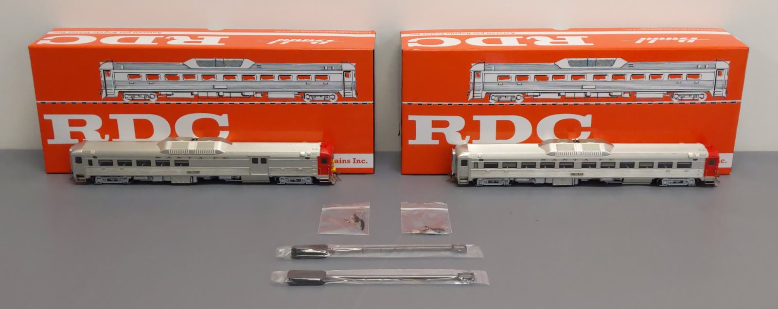 Rapido Trains 16603 HO ATSF Budd Rail Diesel Car Set w/DCC/Sound #191 ...