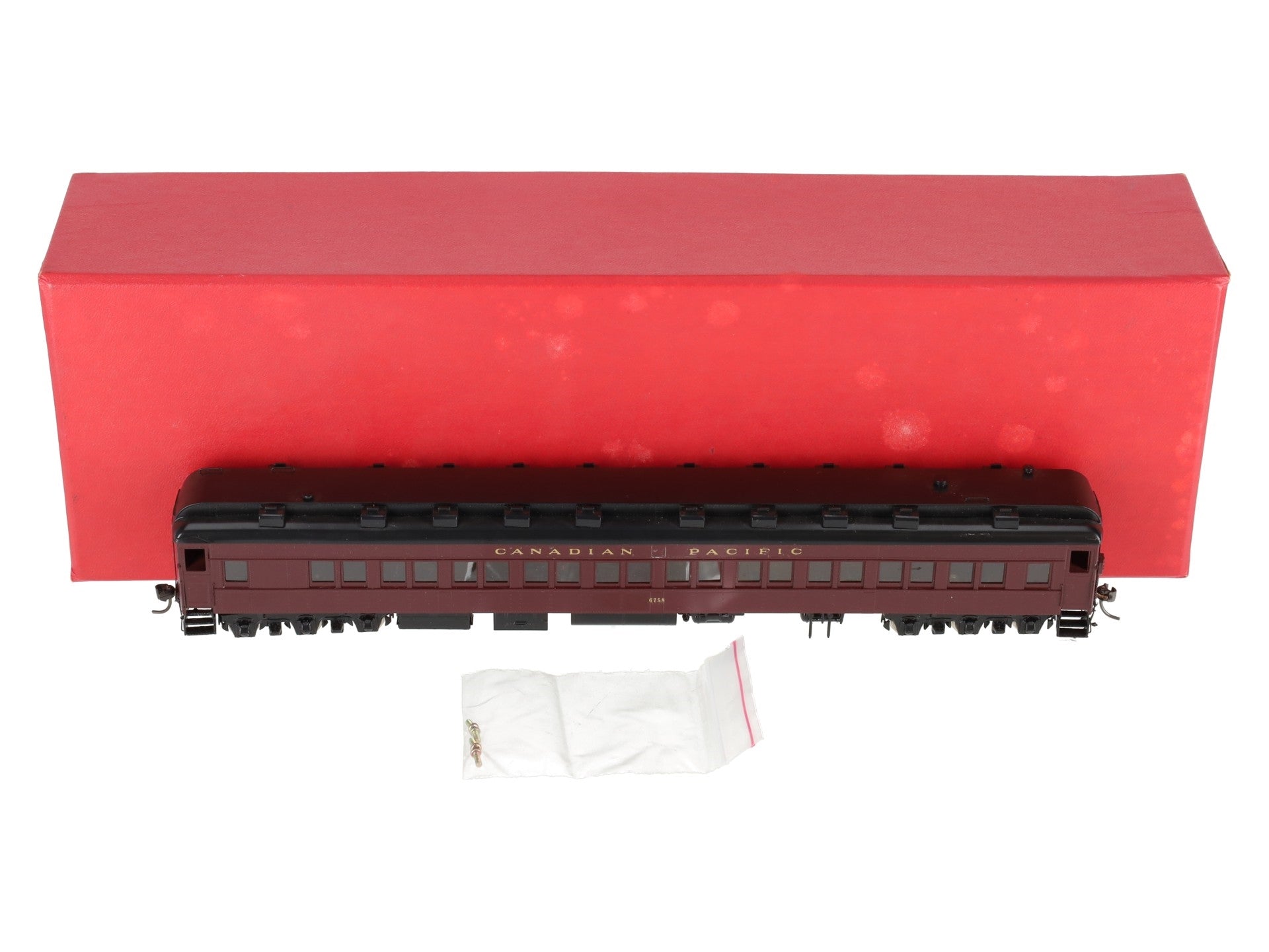 Van Hobbies HO BRASS Canadian Pacific Coach Car - painted EX/Box – Trainz