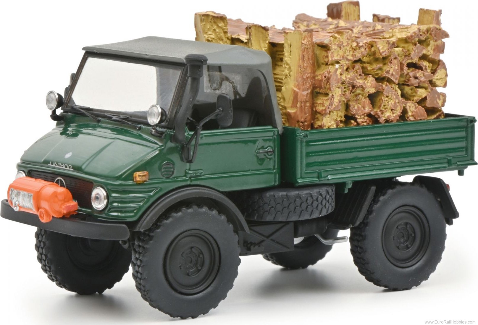 Schuco 450314800 1:43 Mercedes-Benz Unimog 406 with Wood Load – Trainz