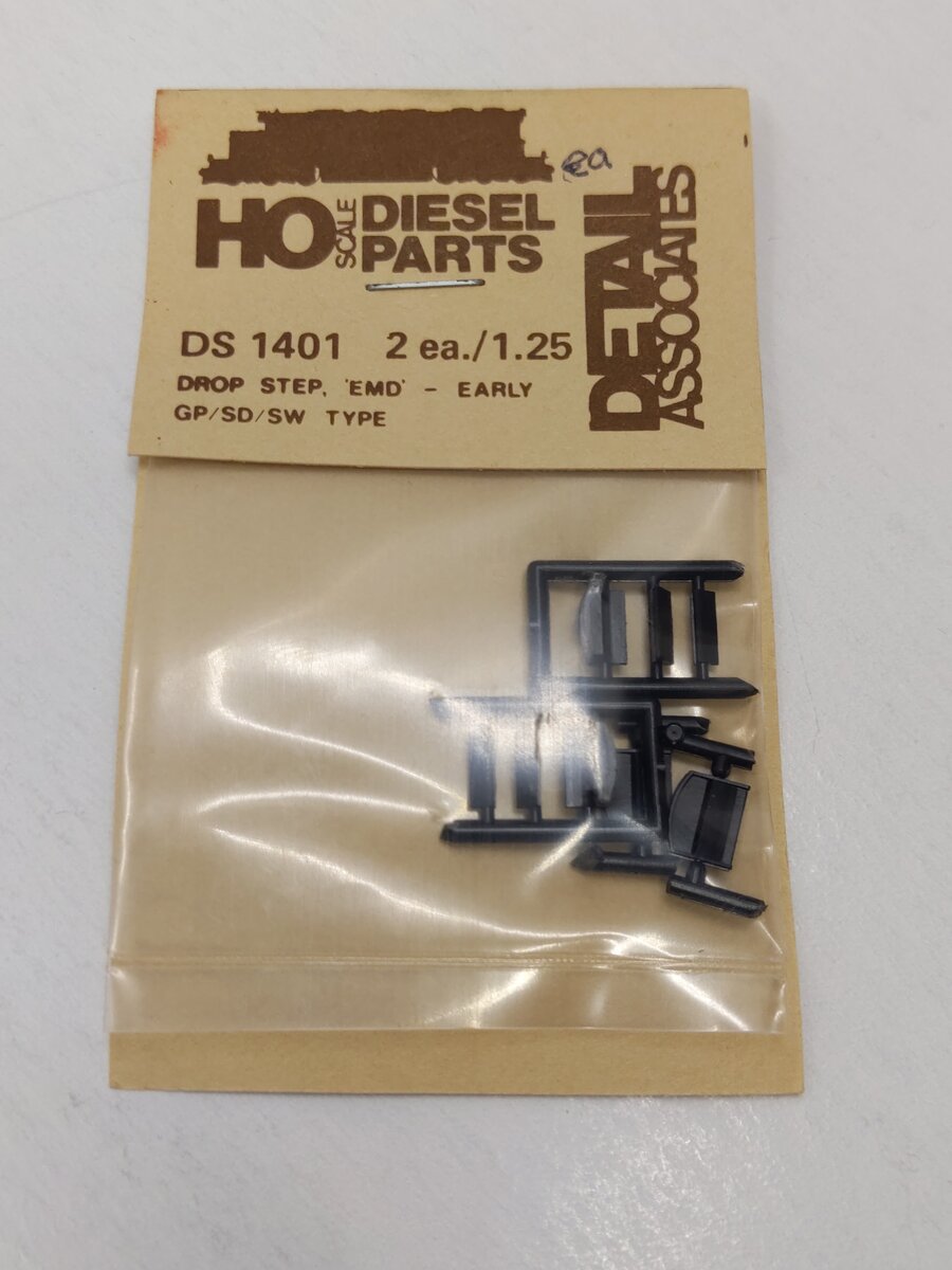 Detail Associates 1401 HO Scale Black Drop Step 'EMD' - Early GP/SD/SW ...