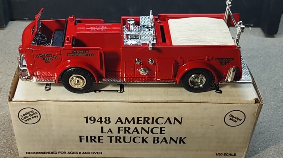 Ertl B296 1:30 1948 La France Collectible Fire Truck Bank – Trainz