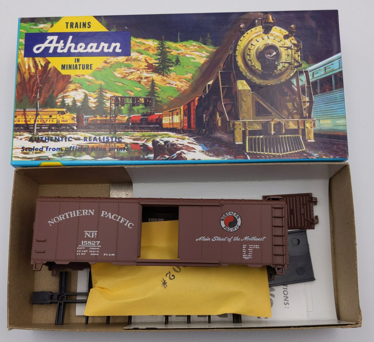 Athearn 5010 Northern Pacific Road 40' Boxcar Kit – Trainz