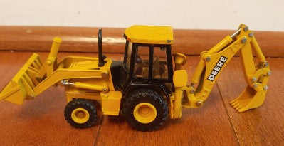 Ertl 37013 1:50 Die Cast John Deere Backhoe Loader Construction Vehicl ...