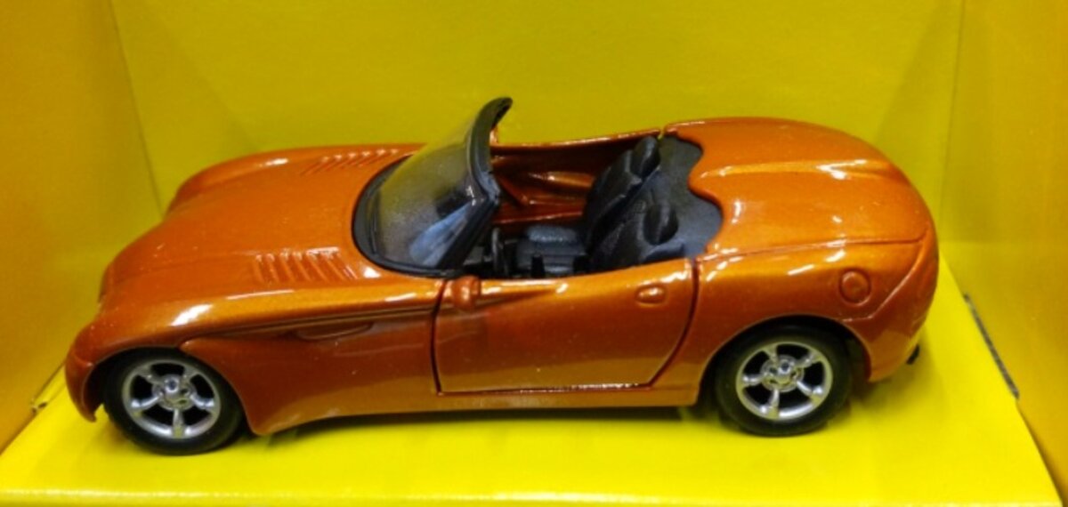 Maisto 21094 1:43 Tan Turbo Dodge Viper Road & Track Power Racer – Trainz