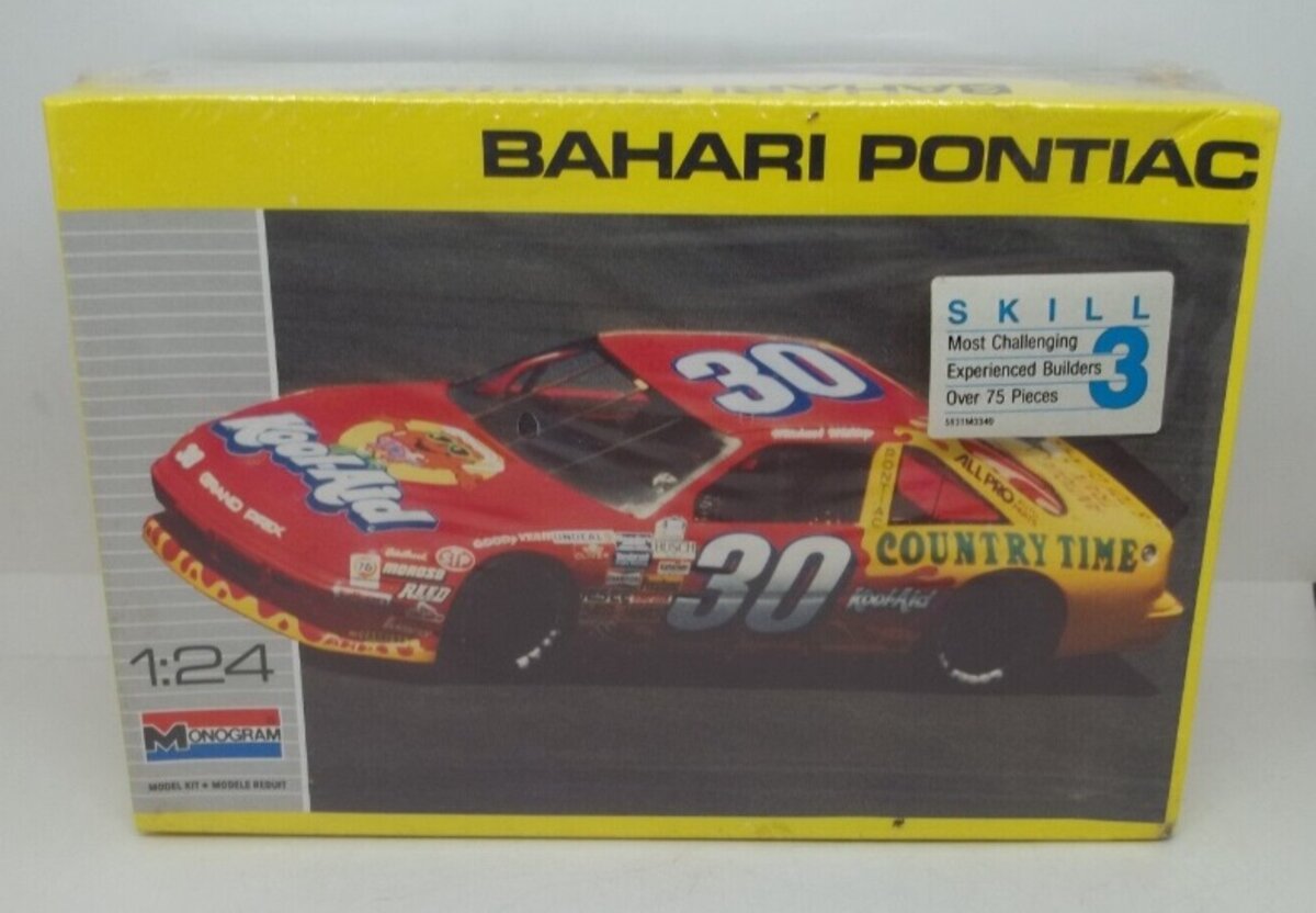 Monogram 2932 1:24 Scale Bahari Pontiac Car # 30 Plastic Model Kit – Trainz