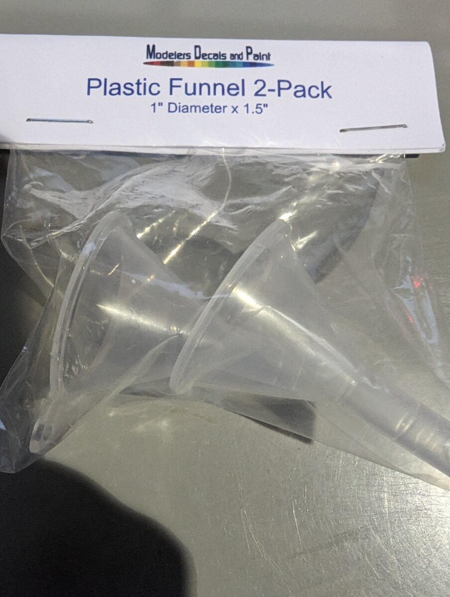 ModelersDP Plastic Funnel 1" Diameter x 1.5" (2 Pack) – Trainz