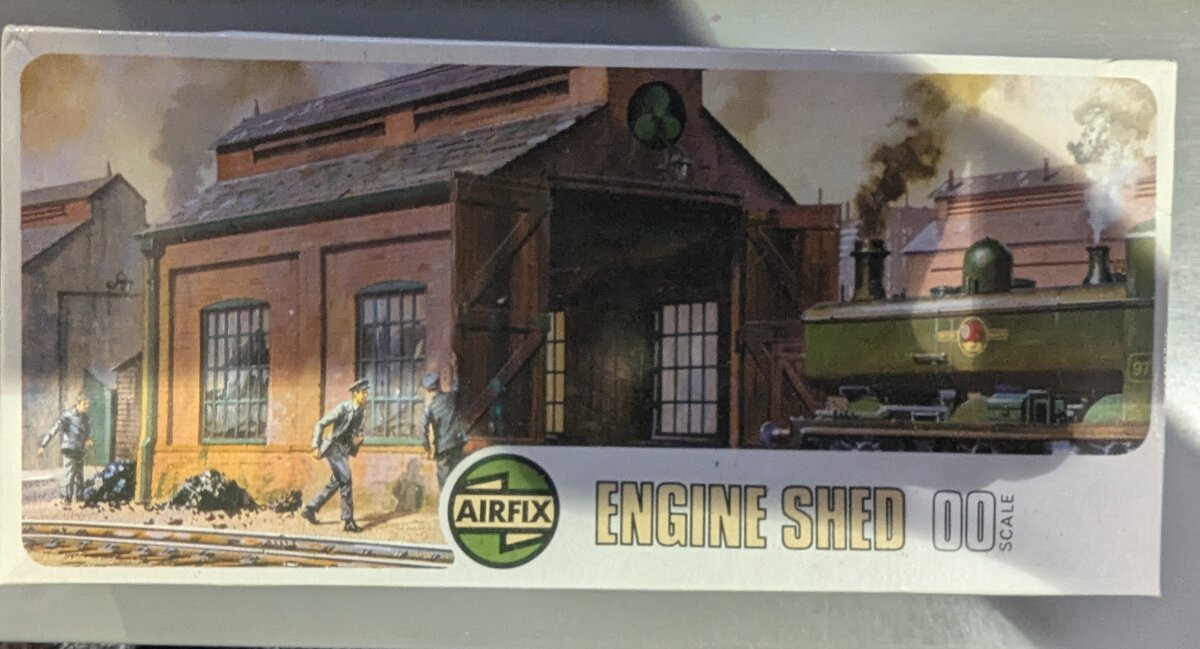 Airfix Products 02608-4 OO Engine Shed Building Kit Series 2 – Trainz