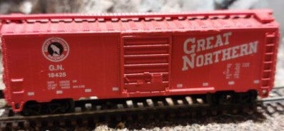 Atlas 61001-10 N Scale Great Northern Single Door Boxcar #18425 – Trainz