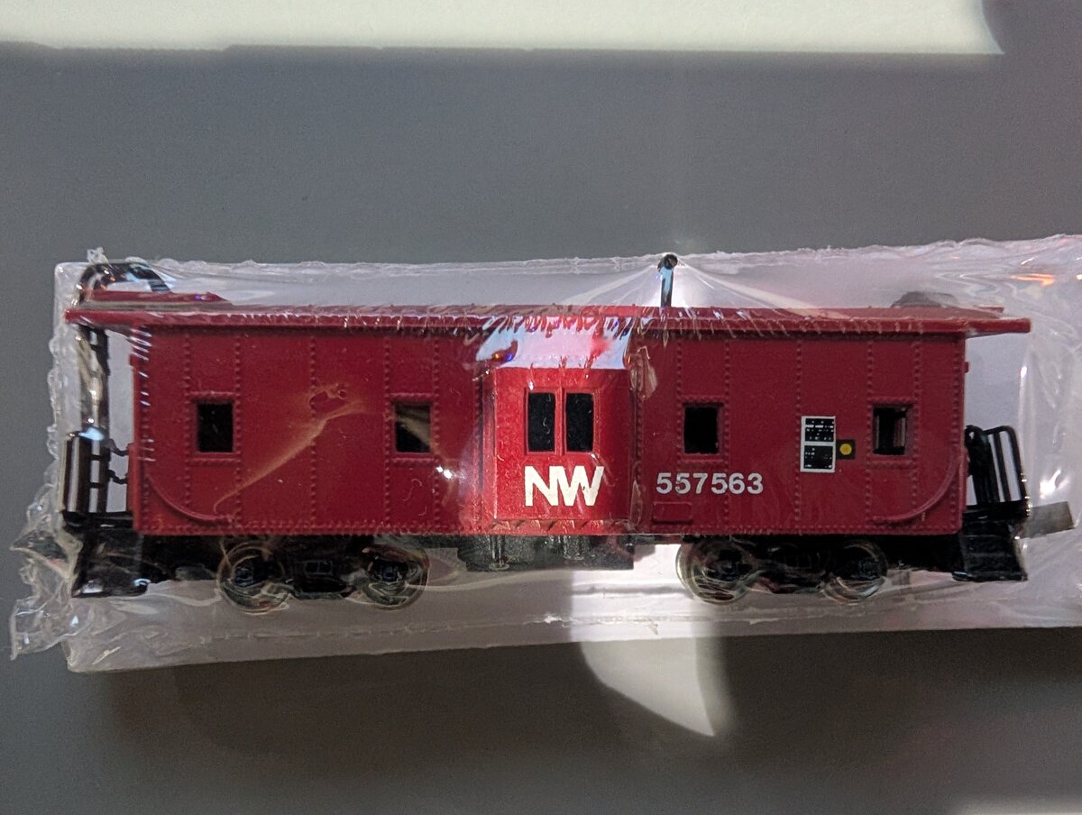 Atlas 557563 N Scale Norfolk & Western (NW) Bay Window Caboose Car – Trainz