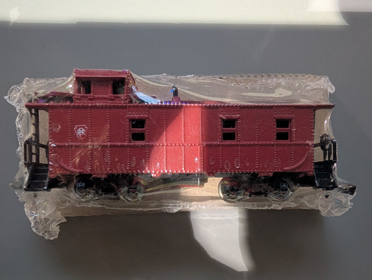 Bachmann N Scale Pennsylvania Railroad Caboose Car – Trainz