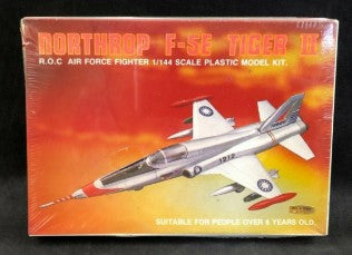 Kiddyland HF-13 1:144 Northrop F-5E Tiger II Plastic Model Kit – Trainz