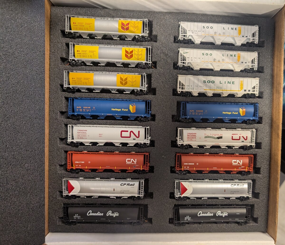 United Scale Models HO North American Unit Grain Trains Set – Trainz