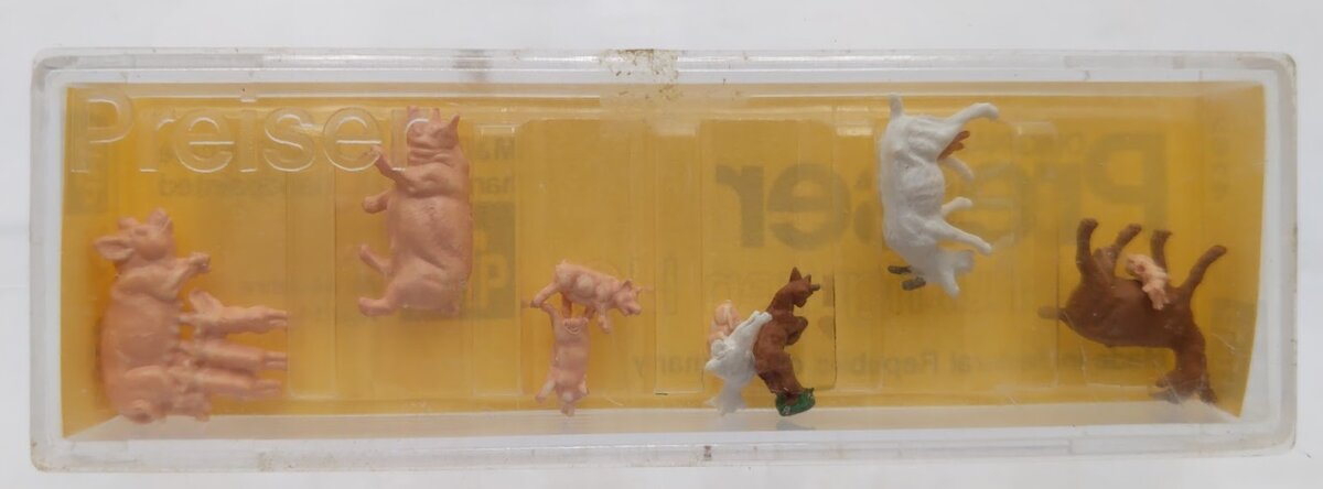 Preiser 4162 HO Scale Goats and Hogs Farm Animal Figures – Trainz