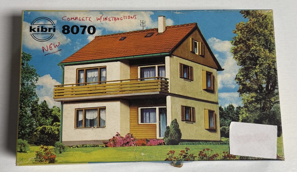 Kibri 8070 HO Scale Two Story Family House Plastic Model Building Kit ...