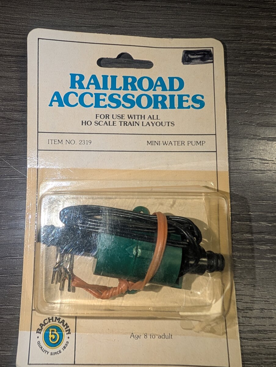 Bachmann 2319 HO Scale Mini Operating Water Pump Piece – Trainz