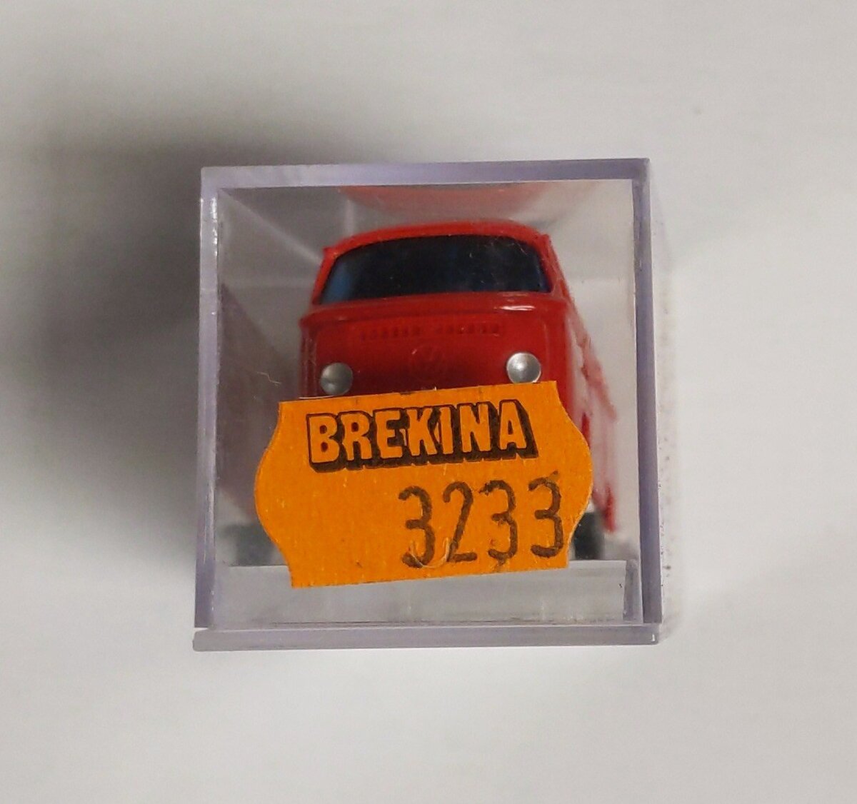 Brekina Automodelle 3233 HO Scale Red and White Plastic Model Van – Trainz