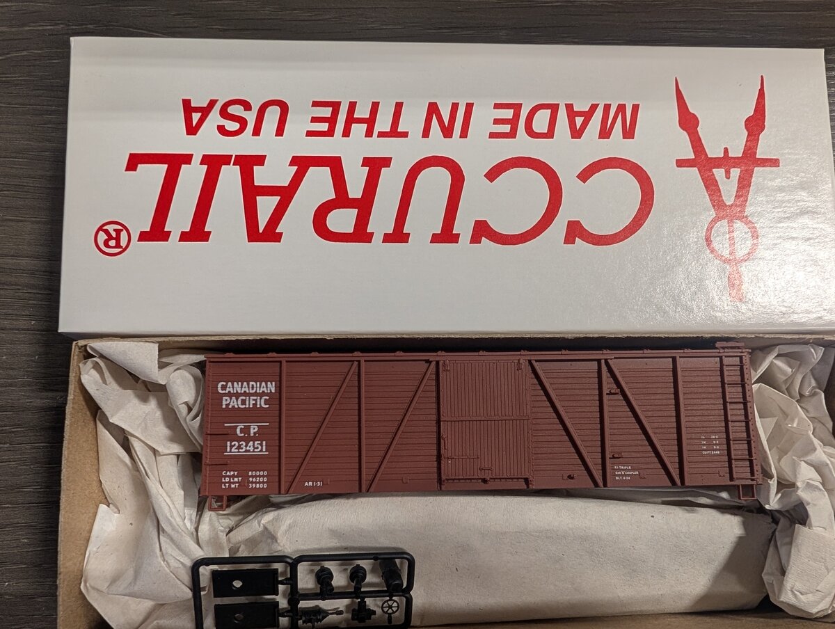 Accurail 7013.1 HO Canadian Pacific 6-Panel 40' Wood Boxcar #123451 Ki ...
