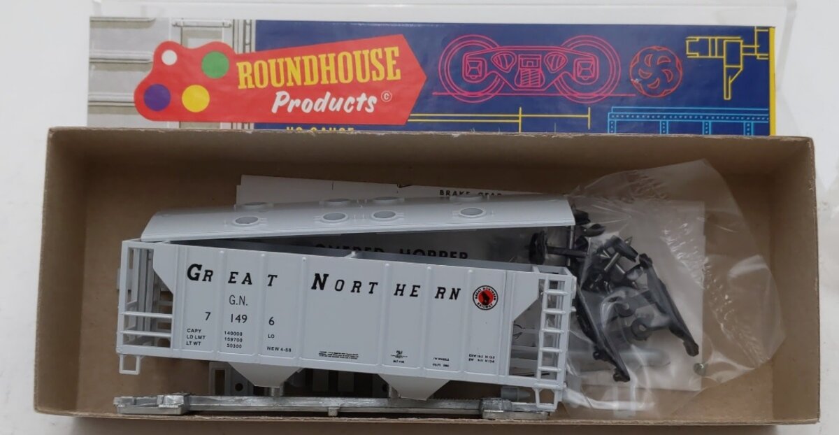 Roundhouse 2060 HO Great Northern 2-Bay Covered Hopper Car # 71496 Kit ...