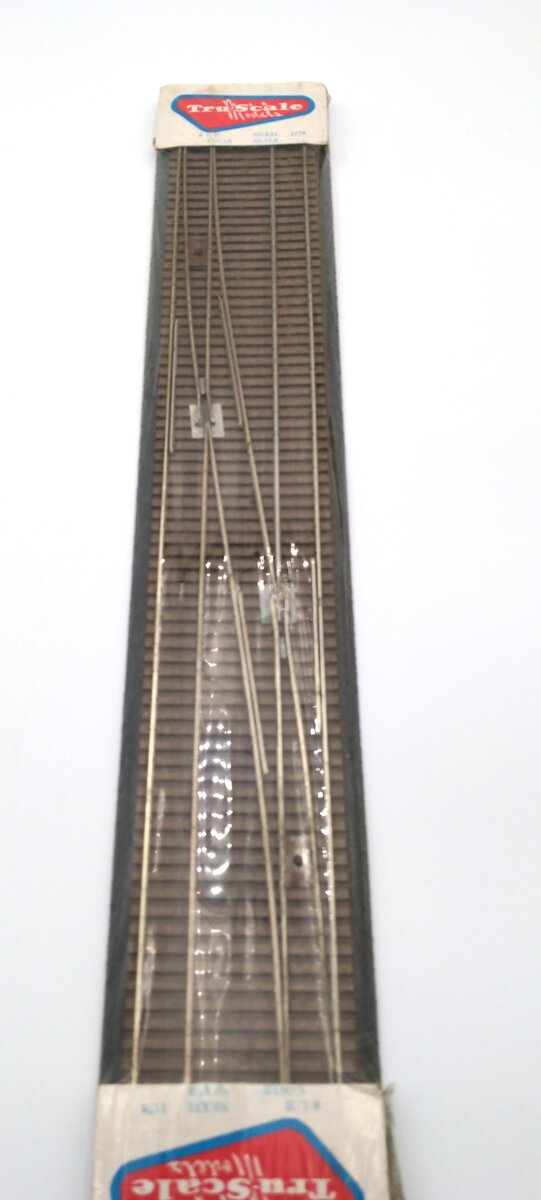 Tru-Scale 1176 HO Wood Base Crossover Nickel Silver Track – Trainz