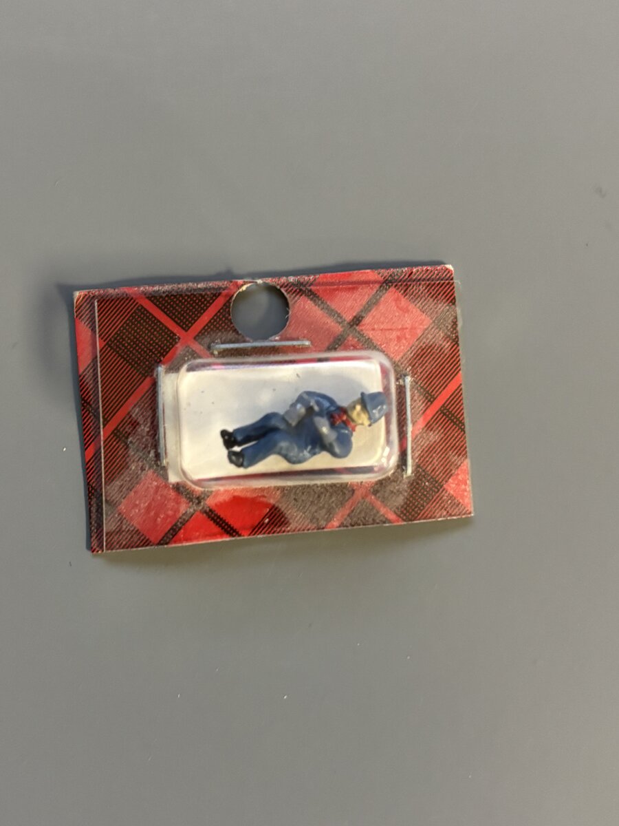 Campbell Scale Models HO 1201 Fireman – Trainz