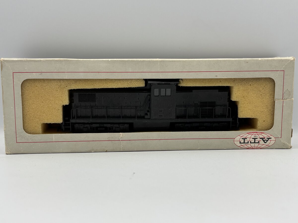 ATT 20 HO Undecorated Powered-Dummy Diesel Locomotive – Trainz