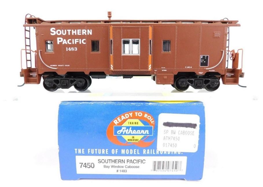 Athearn 7450 HO Southern Pacific Bay Window Caboose #1483 – Trainz