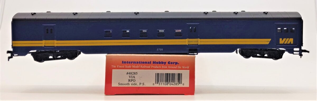 IHC 48285 HO Scale Via Rail Canada Smooth Side RPO #2720 – Trainz