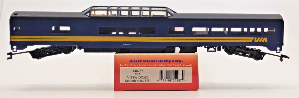IHC 48287 HO Scale Via Rail Canada Smooth Side Vista Dome – Trainz