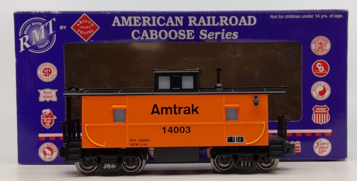 RMT 96913 O Gauge Amtrak Caboose with Marker Lights #14003 – Trainz