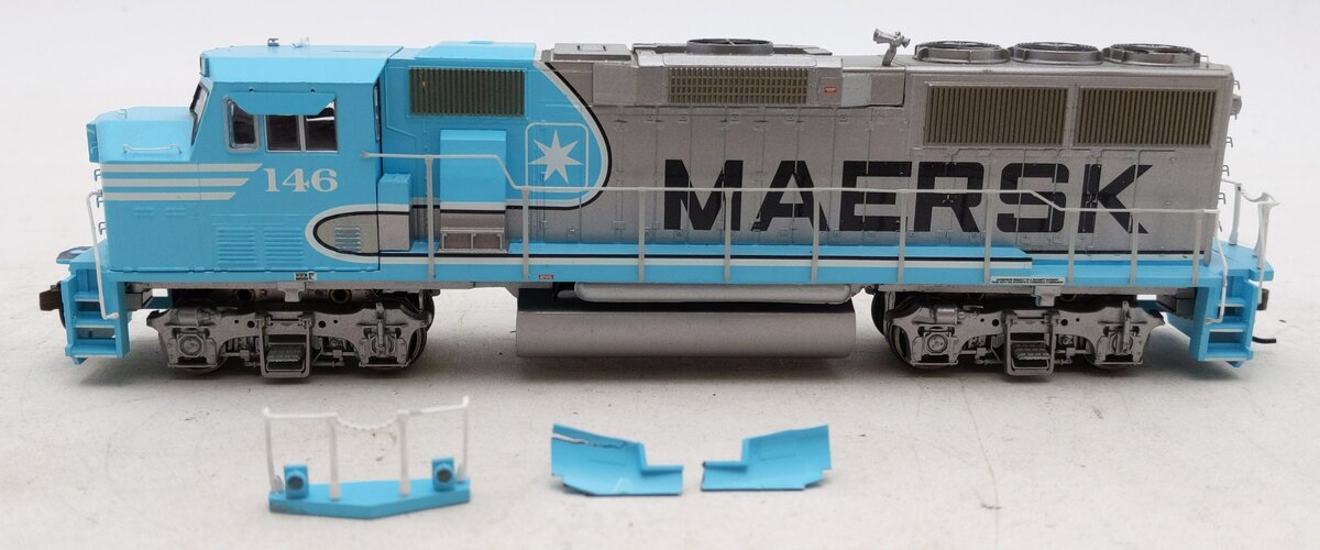 Athearn 91510 HO Scale Maersk GP60M Powered Diesel Locomotive #146 – Trainz