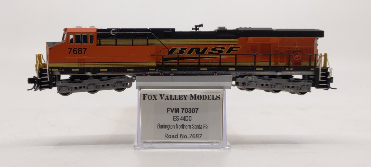 Fox Valley Models 70307 N BNSF ES44DC Diesel Locomotive #7687 NIB – Trainz