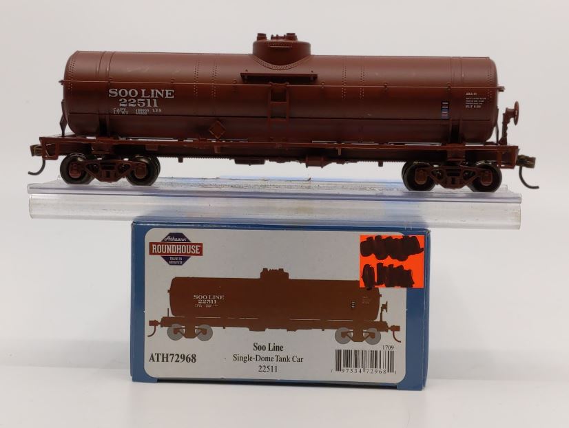 Roundhouse 72968 HO Scale Soo Line Single-Dome Tank Car #22511 – Trainz