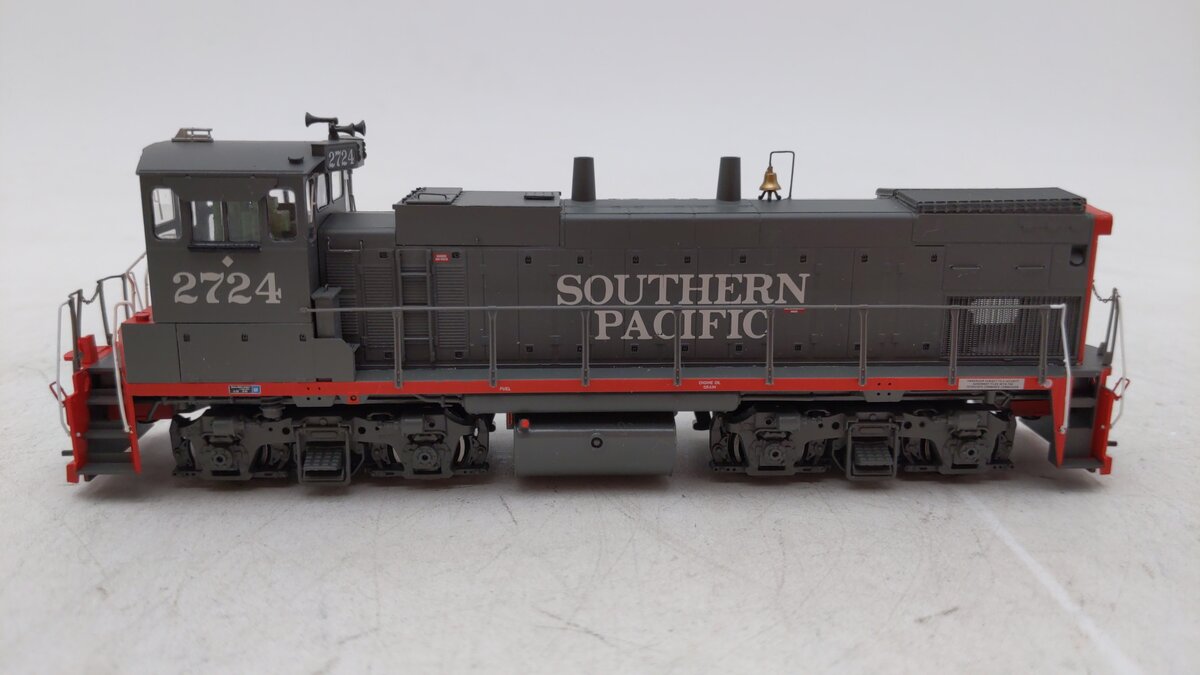 Athearn G66066 HO Scale Southern Pacific MP15AC Diesel Locomotive #272 ...