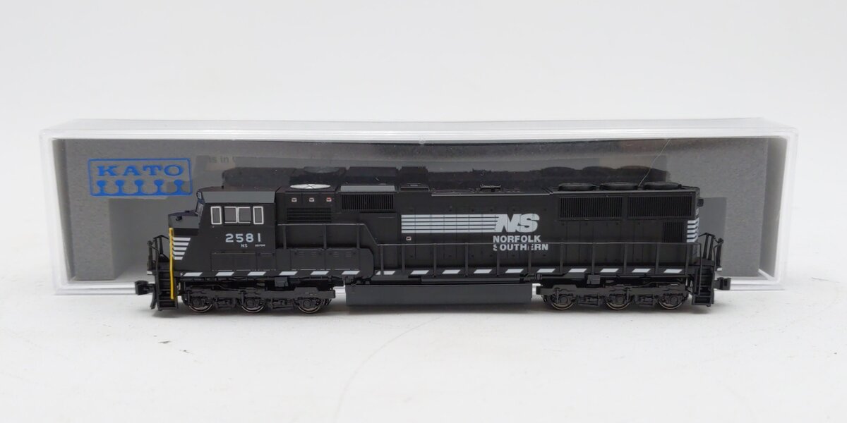 Kato 176-7613 N Norfolk Southern EMD SD70M Diesel Locomotive #2581 EX/ – Trainz