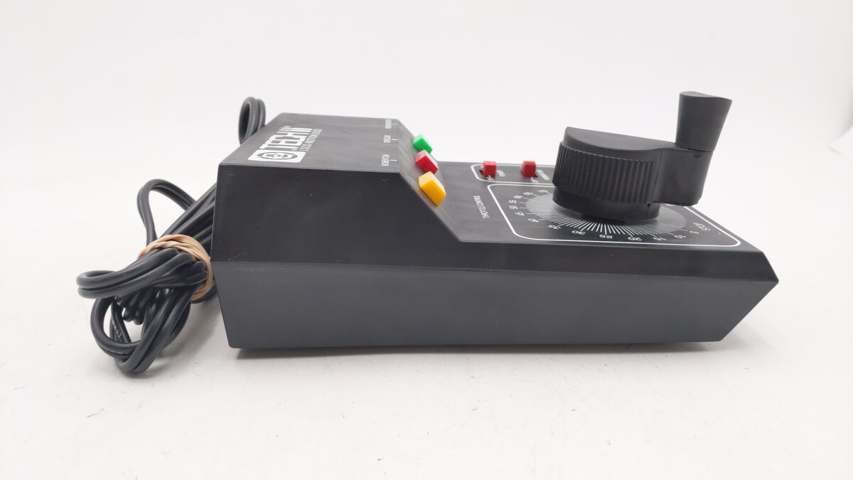 MRC 2500 HO Loco-Motion Tech II Model Train Control EX/Box – Trainz