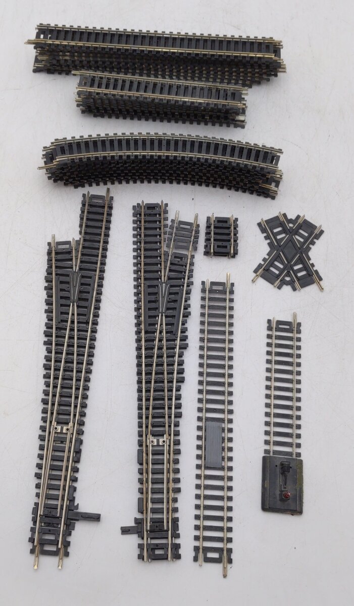 Atlas HO Scale Code 100 Assorted Switches, Straight & Curved Track Sec ...